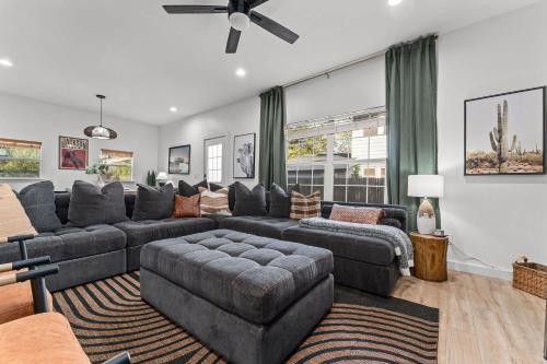 Sleeps 16 - Roof Top - Game Room - Pet Friendly - Midwest City, OK