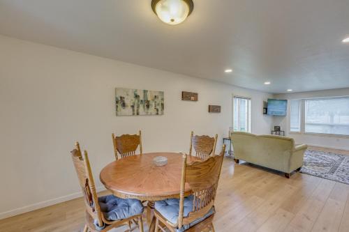 Dog-friendly Townhome Near Stillaguamish River! - Marysville, WA