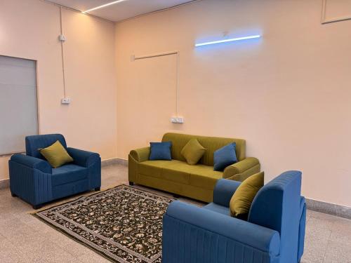 Huge Patliputra Colony Bungalow 3 & Half Bhk , Breakfast - Patna