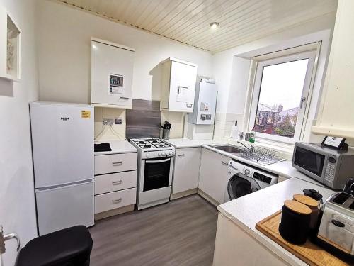 2 Bedroom Central Apartment In Kirkcaldy - Kirkcaldy
