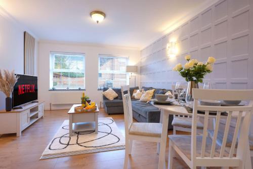 Stylish Flat • City Centre • Sleep 5 • Free Parking • Fast Wifi • Smart Tv • Yoko Property - Northampton