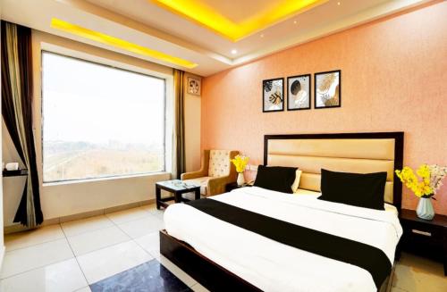 Hotel Aroma Regency - Meerut