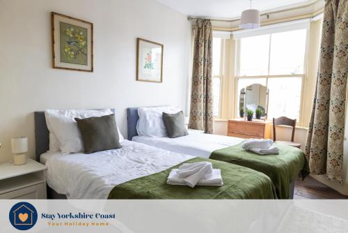 Grand Victorian House Sleeps 12 Near North Bay - Scarborough