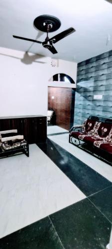 Rehovot Appartments - Boys Hostel - Rajkot