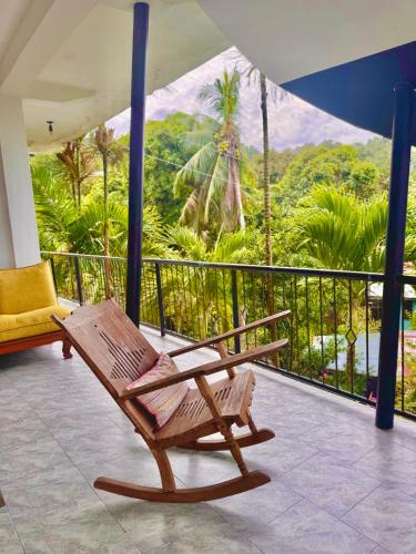 Placido's Vacation Home - Puerto Galera