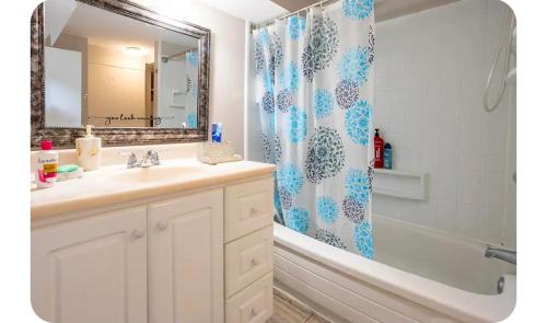 Bright Room In Walkout Basement - Ajax