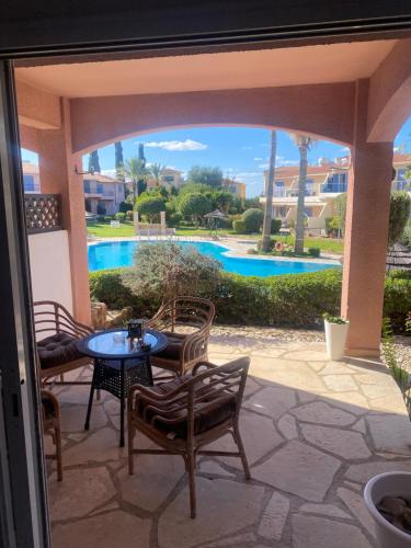 Bestbeach Regina Gardens Quiet Terrasa - Paphos