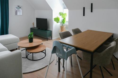 Modernes Apartment Mit Boxspringbett, Waschmaschine, Playmobil Funpark - Zirndorf