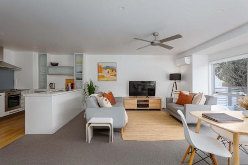 Sunny And Spacious - Moments From The Beach And Downtown - Mount Maunganui