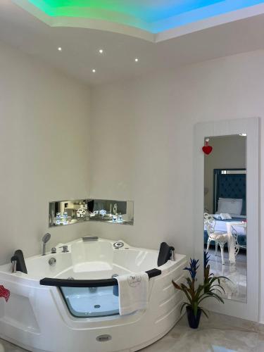 La Romantique Rooms And Apartments Tropea - Parghelia