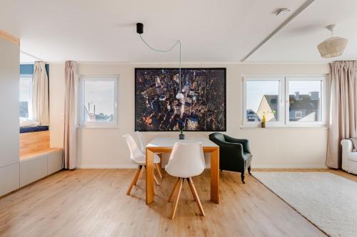 Charming Top-floor Apartment - Düsseldorf