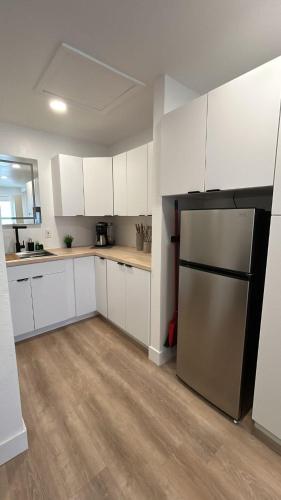 #3 Hygge Hus Hotel - King Suite Connectable - Robbinsville, NC