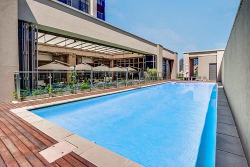 Luxury Self-catering Apartment In Sandton Skye - Sandton