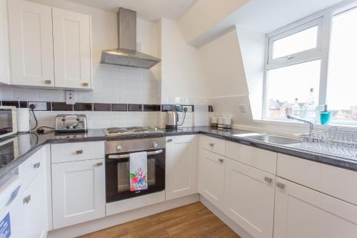 Comfortable 2 Bedroom Apartment In Headington, Near John Radcliffe Hospital & Oxford Brookes - Oxford