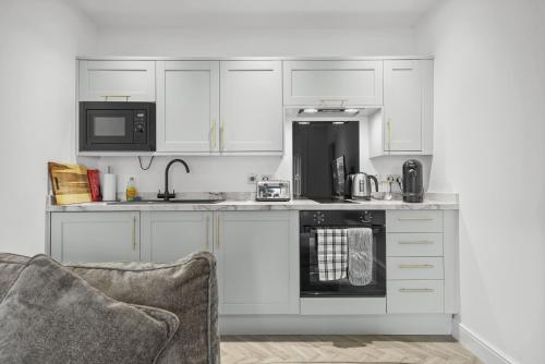 1 Bedroom Apartment 5 Mins From Town Centre And Beach With Free Parking - Perfect For Work And Golf - Ayr