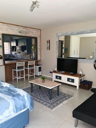 6 Bayview Seaside Apartment - East London, South Africa