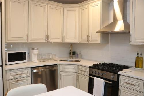 An Apartment For You To Relax - B - Garden City, NY
