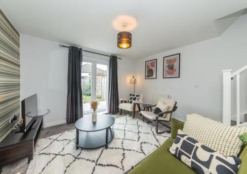 Cosy Retreat With Outdoor Seating - Pass The Keys - Reading