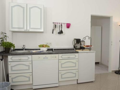 Bola 7 Mehrbettapartment Hamburg 2 Betten Monteure, Kuche, Bad - Hamburg