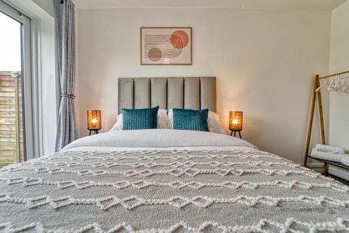 Worcester- 3 Bedrooms - Worcester