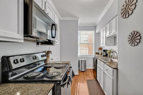 2br Farmhouse Apt Near Everything - 2nd Floor - Hillsborough, NC