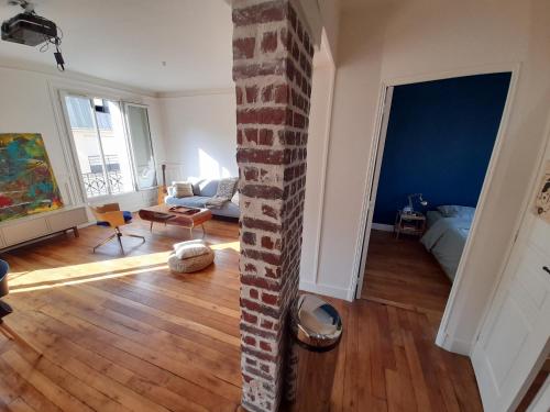 Grand Appartement 2 Piece Centre Metro Mairie Marche - Clichy