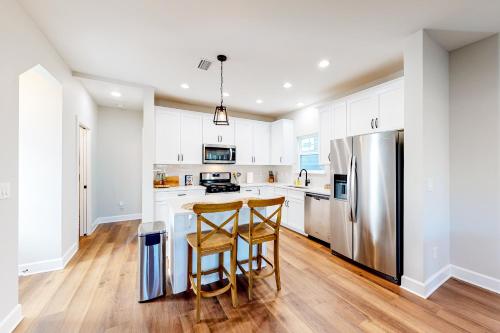 Downtown Home - Wifi Central Ac Private Washer&dryer & Balcony - Dog-friendly - Pensacola, FL