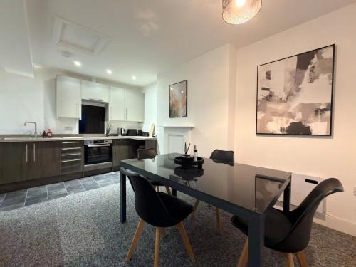 Luxury 2br Penthouse In Cheltenham Free Parking - Cheltenham