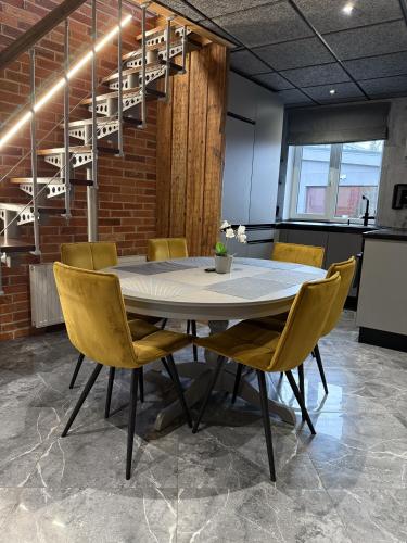 Brivibas Residence - Stones, Free Private Parking, Free Wifi, Self Check-in - Riga, Latvia