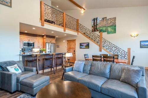 4 King Beds W Ensuites Double The Living Space! - Bigfork, MT