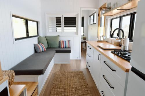 Luxe Farmstay, Main House And Brand New Tiny Home, Animals And Views! - Kenilworth, Australia