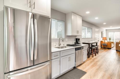 Rental W/ Pool Access ~ 8 Mi To Disneyland - Downey, CA