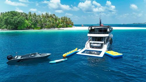 Solara Maldives Luxury Yacht Charter - Malé