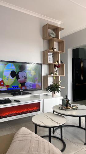 Urbancharm Bendor Stylish Luxury Near Mall Of The North - Polokwane