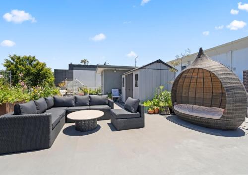 Luxe St Kilda Retreat By Ready Set Stay - Private Roof Top Oasis & Park Views - St Kilda