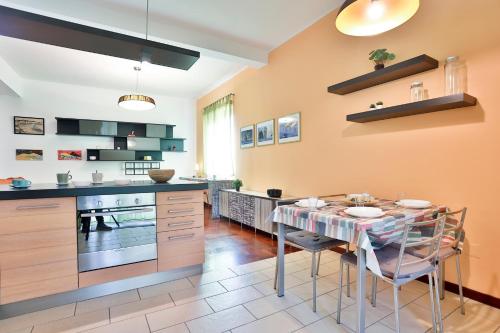 Guesthost - La Vela Azzurra - Flat By The Sea - Pozzuoli