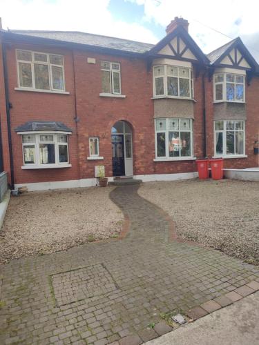 Dublin Gem, Parking, Sleeps 11, Near City Centre - Dublin