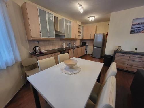 Soluna - Sunny Downtown Apartment Free Parking - Szeged