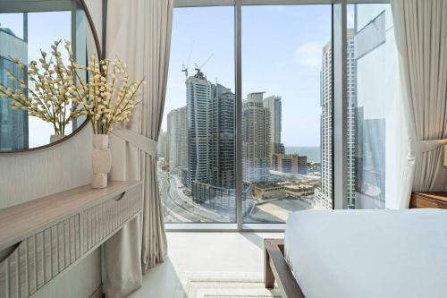 Experience 2br Luxury Living At In Liv Marina - Dubai Marina