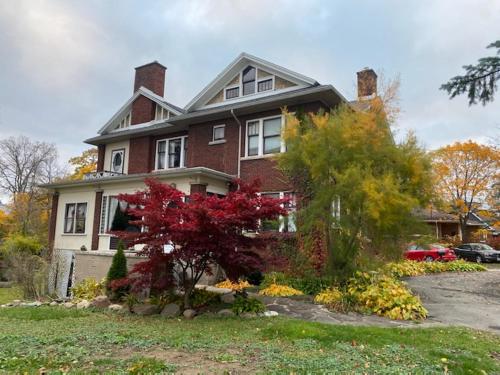 Jenny's Suites - Welland