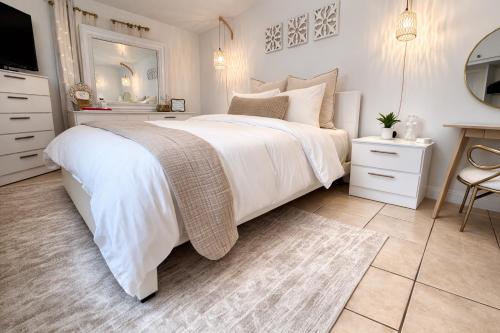 Private Guest Suite Near Hard Rock, Airport & Cruise Port - Plantation, FL