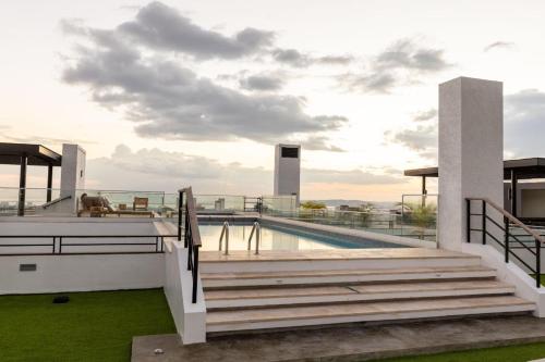 Via Studio Apartments With Pool In New Kingston - Kingston