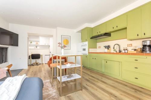 Steps To Beach Manhattan Beach 2 Bedroom Parking - Torrance, CA