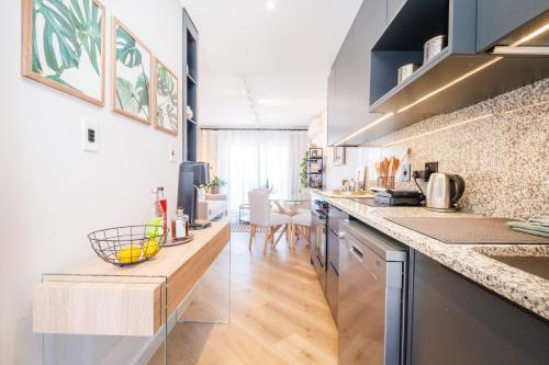 129 Paarl 2 Bedroom Lux Aprt With Parking & Aircon - Paarl
