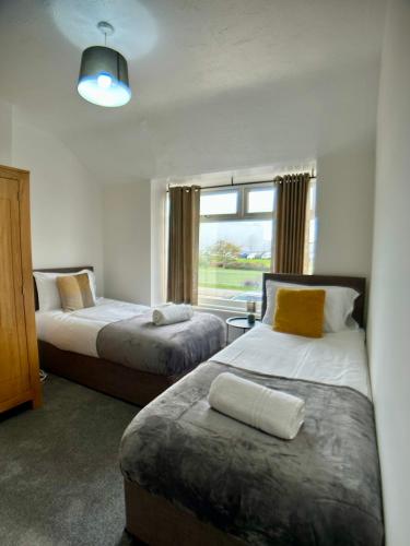 Bridge End House, Work Stays Welcome, Free Parking - Swindon