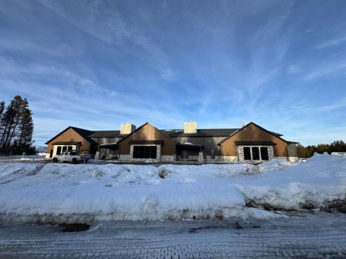 Yellowstone Springs Resort - Island Park, ID
