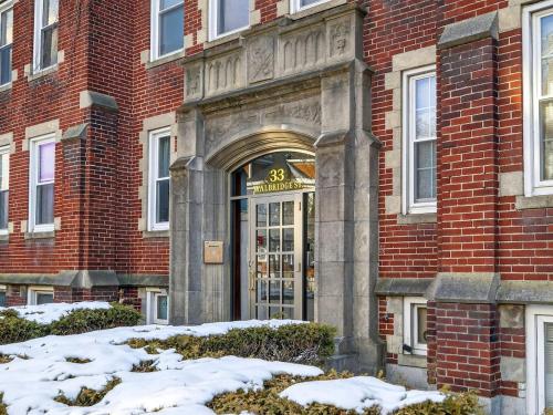 Allston 1br Near Green Line | Sleeps 4 - Brandeis University, Waltham