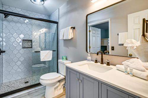 Walk To Ocean: Surfside Beach Gem W/ Private Pool - Surfside Beach, SC