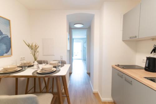 Peter Apartments- Apartment Mit Eigenem Eingang I 30qm I Zentrale Lage I Bad I Kuche I Terrasse I Tv - Fulda