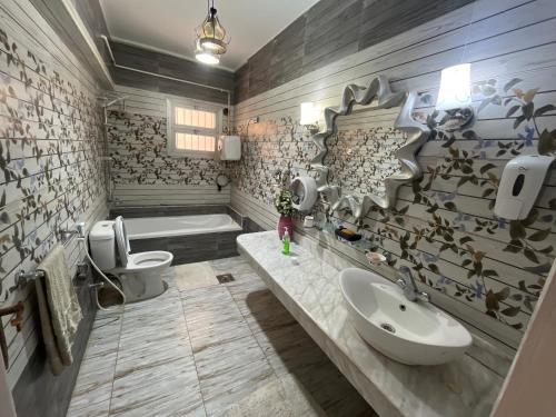 Gold Luxury Apartment In Cairo Egypt Next To The National Museum Of Egyptian Civilization In Central - Kairo